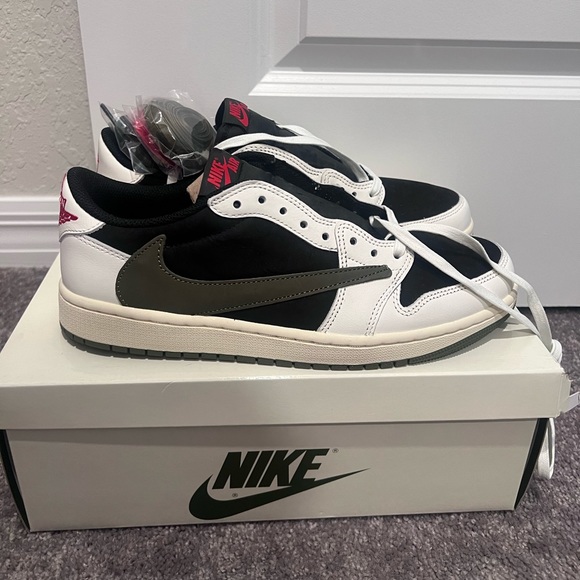 Travis Scott | Shoes | Olive Travis Scott Sneakers | Poshmark